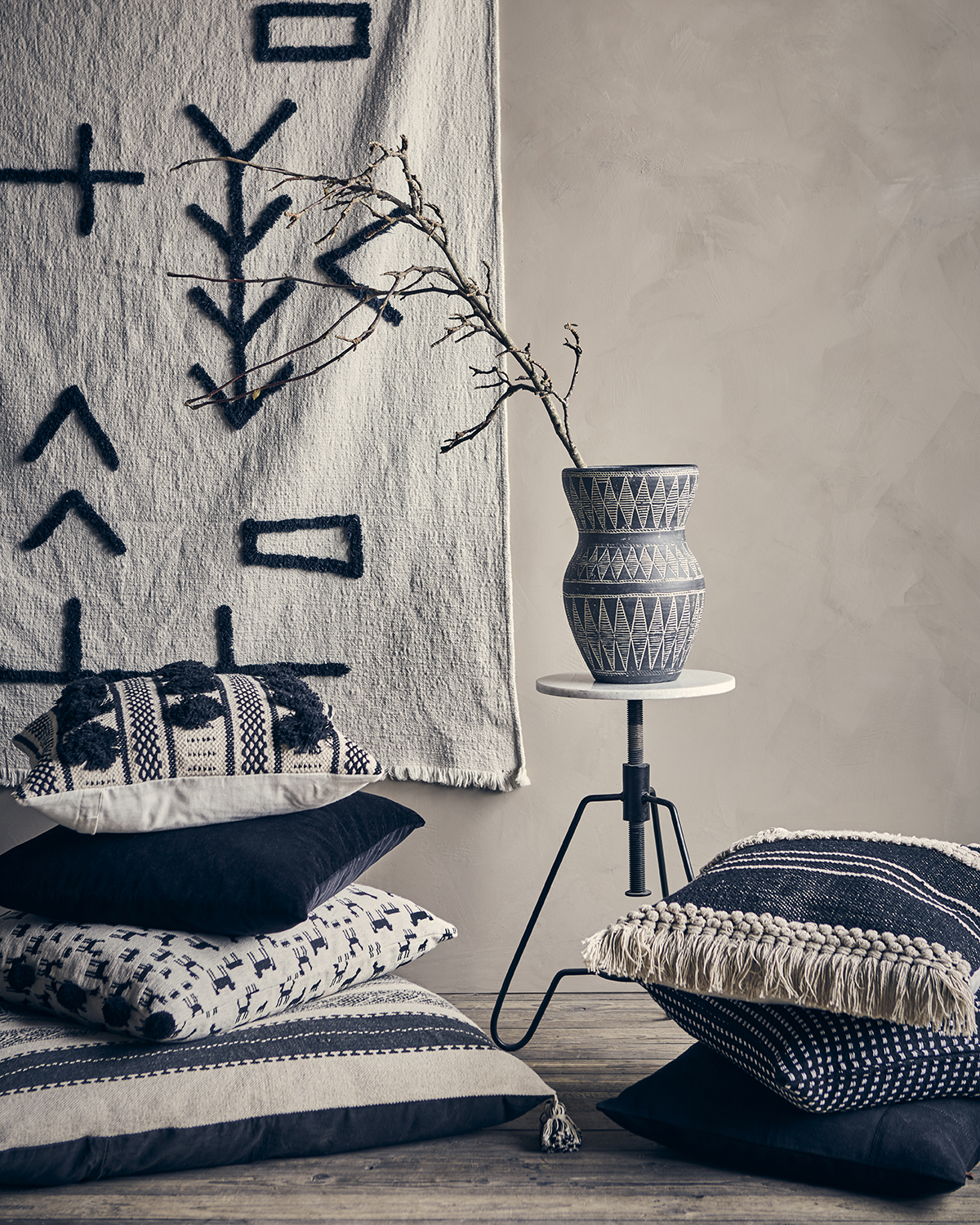 MILAN Stool, Black | Affari of Sweden