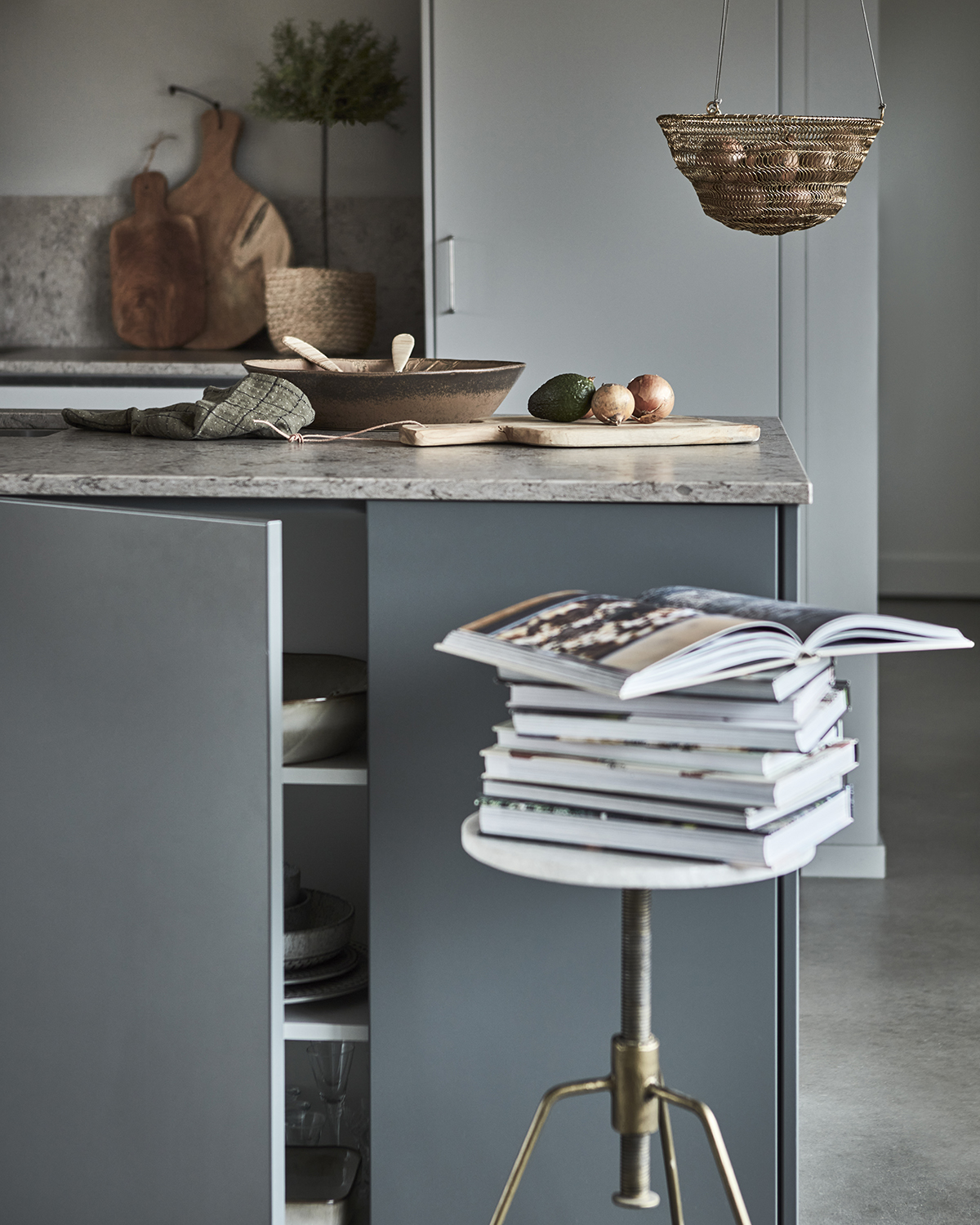 MILAN Stool, Brass colour | Affari of Sweden